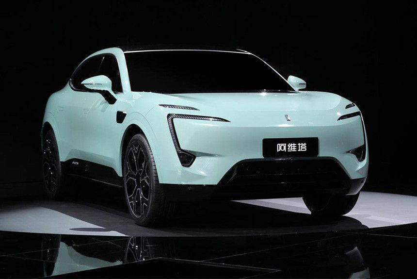 Компании Changan, Huawei и CATL представили первый совместный кроссовер ...