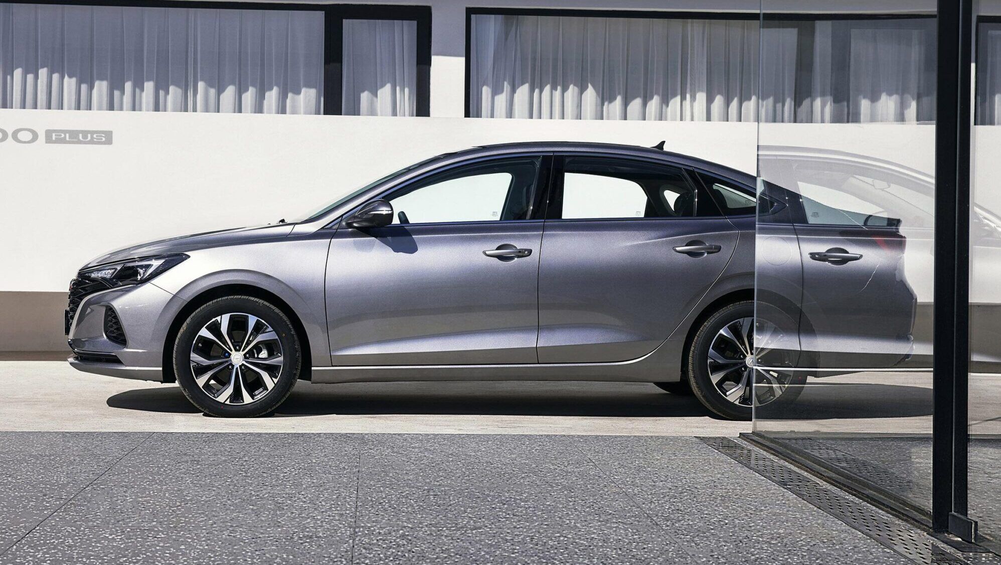 В Москве впервые заметили новый седан Changan Eado Plus — Автоновости дня