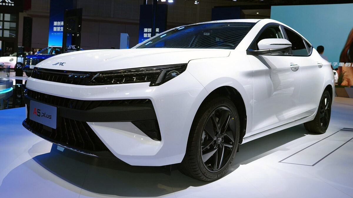 Стало известно, как будет выглядеть обновленный «Москвич 6», который начнут выпускать в этом ...